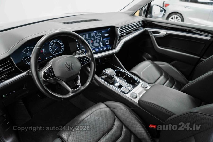 Melns Volkswagen Touareg 2022 Tallina, ar dzinēja tilpumu 3.00 L un nobraukumu 107 tūkst. km par 43900 €, foto 9 vietnē AUTOMOTO.COM.LV