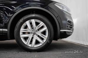 Melns Volkswagen Touareg 2022 Tallina, ar dzinēja tilpumu 3.00 L un nobraukumu 107 tūkst. km par 43900 €, foto 17 vietnē AUTOMOTO.COM.LV