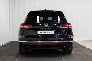Black Volkswagen Touareg 2022 in Tallinn, with an engine capacity of 3.00 L and mileage of 107 thousand km for 43100 €, photo 6 on AUTOMOTO.COM.LV