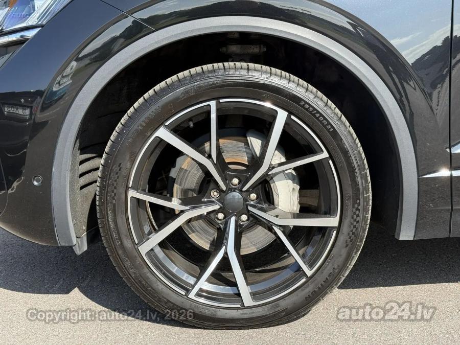 Black Volkswagen Touareg 2024 in Tallinn, with an engine capacity of 3.00 L and mileage of 0 thousand km for 59995 €, photo 5 on AUTOMOTO.COM.LV