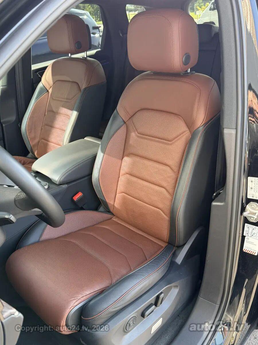 Black Volkswagen Touareg 2024 in Tallinn, with an engine capacity of 3.00 L and mileage of 0 thousand km for 59995 €, photo 12 on AUTOMOTO.COM.LV