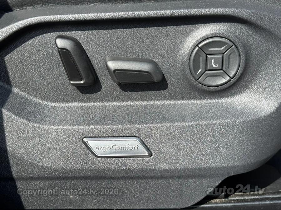 Black Volkswagen Touareg 2024 in Tallinn, with an engine capacity of 3.00 L and mileage of 0 thousand km for 59995 €, photo 14 on AUTOMOTO.COM.LV