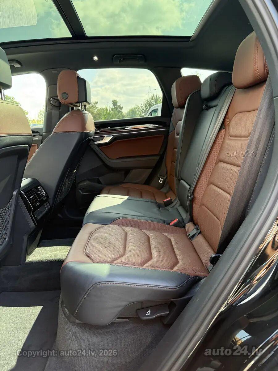 Black Volkswagen Touareg 2024 in Tallinn, with an engine capacity of 3.00 L and mileage of 0 thousand km for 59995 €, photo 15 on AUTOMOTO.COM.LV
