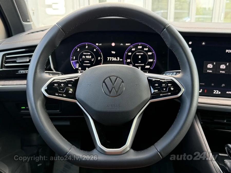 Black Volkswagen Touareg 2024 in Tallinn, with an engine capacity of 3.00 L and mileage of 0 thousand km for 59995 €, photo 17 on AUTOMOTO.COM.LV