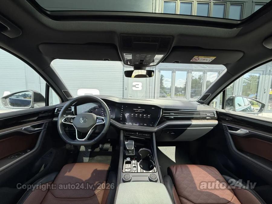 Black Volkswagen Touareg 2024 in Tallinn, with an engine capacity of 3.00 L and mileage of 0 thousand km for 59995 €, photo 21 on AUTOMOTO.COM.LV