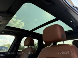 Black Volkswagen Touareg 2024 in Tallinn, with an engine capacity of 3.00 L and mileage of 0 thousand km for 59995 €, photo 22 on AUTOMOTO.COM.LV