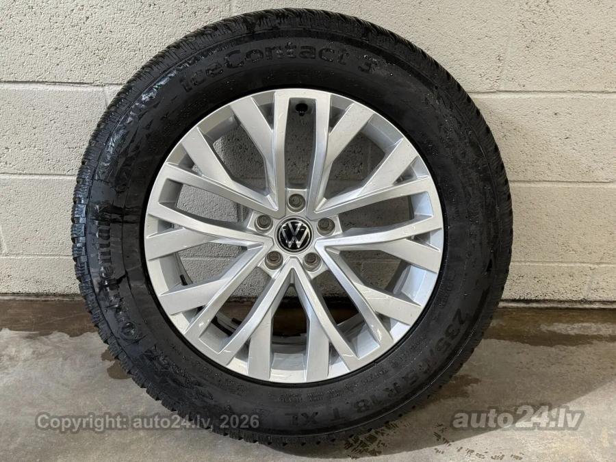 Black Volkswagen Touareg 2024 in Tallinn, with an engine capacity of 3.00 L and mileage of 0 thousand km for 59995 €, photo 31 on AUTOMOTO.COM.LV