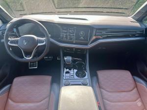 Melns Volkswagen Touareg 2025 Viļņa, ar dzinēja tilpumu 3.00 L un nobraukumu 18 tūkst. km par 69900 €, foto 6 vietnē AUTOMOTO.COM.LV