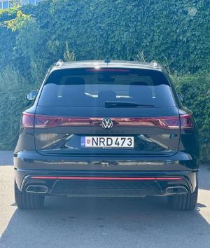 Melns Volkswagen Touareg 2025 Viļņa, ar dzinēja tilpumu 3.00 L un nobraukumu 18 tūkst. km par 69900 €, foto 11 vietnē AUTOMOTO.COM.LV