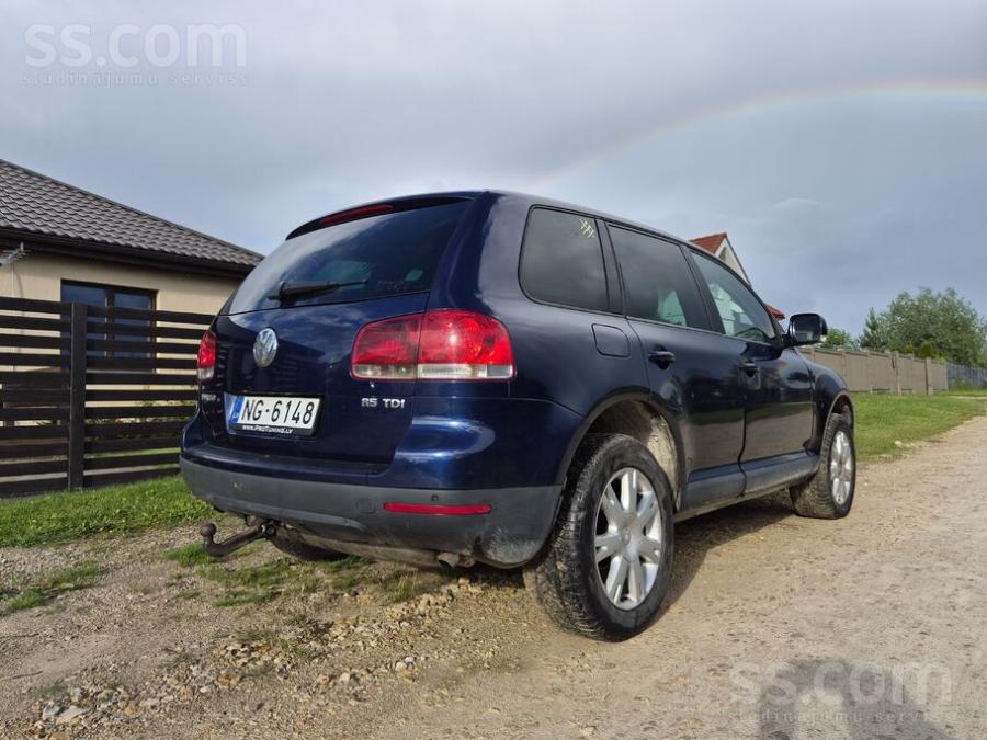 Zils Volkswagen Touareg 2003 Rīga, ar dzinēja tilpumu 2.50 L un nobraukumu 250 tūkst. km par 2650 €, foto 3 vietnē AUTOMOTO.COM.LV
