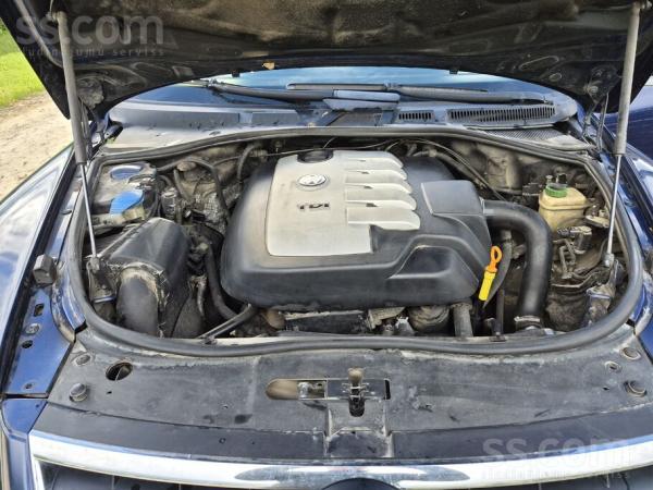 Zils Volkswagen Touareg 2003 Rīga, ar dzinēja tilpumu 2.50 L un nobraukumu 250 tūkst. km par 2650 €, foto 7 vietnē AUTOMOTO.COM.LV