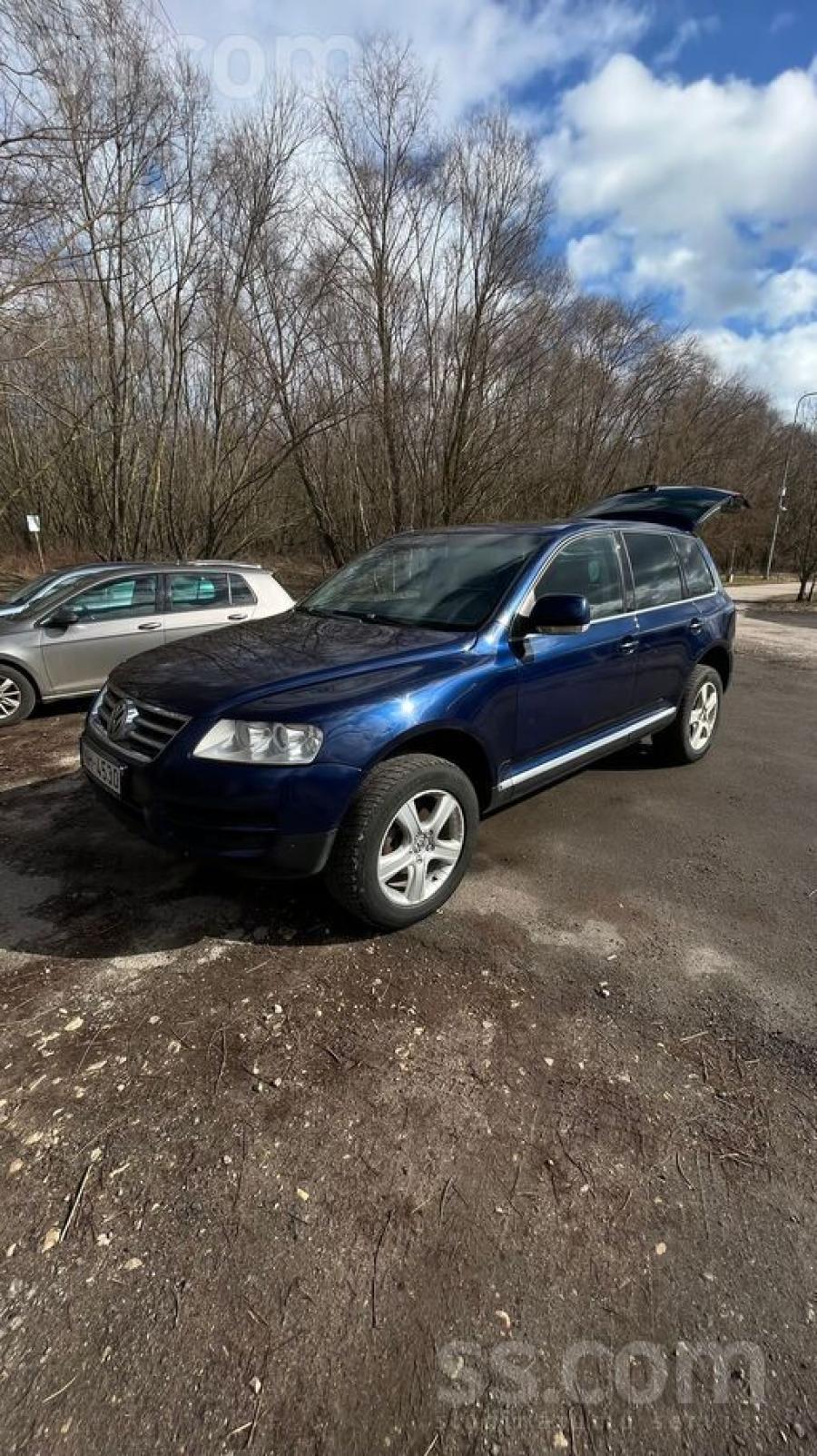 Blue Volkswagen Touareg 2004 in Riga, with an engine capacity of 2.50 L and mileage of 159 thousand km for 5750 €, photo 3 on AUTOMOTO.COM.LV