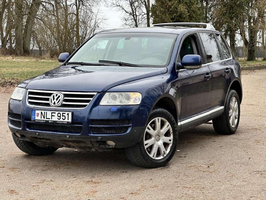 Blue Volkswagen Touareg 2004 in Vilnius, with an engine capacity of 3.19 L and mileage of 380 thousand km for 1999 €, photo 3 on AUTOMOTO.COM.LV
