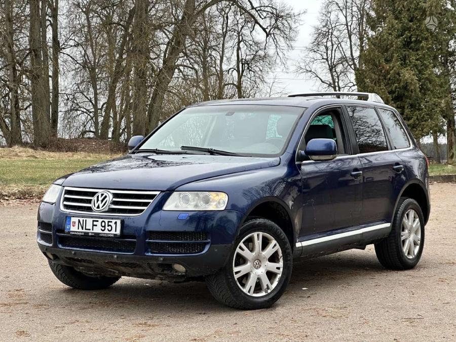 Blue Volkswagen Touareg 2004 in Vilnius, with an engine capacity of 3.19 L and mileage of 380 thousand km for 1999 €, photo 4 on AUTOMOTO.COM.LV