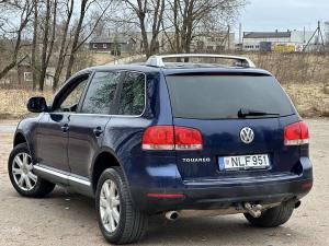 Blue Volkswagen Touareg 2004 in Vilnius, with an engine capacity of 3.19 L and mileage of 380 thousand km for 1999 €, photo 5 on AUTOMOTO.COM.LV