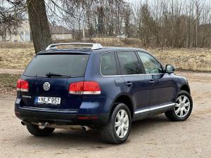 Blue Volkswagen Touareg 2004 in Vilnius, with an engine capacity of 3.19 L and mileage of 380 thousand km for 1999 €, photo 8 on AUTOMOTO.COM.LV