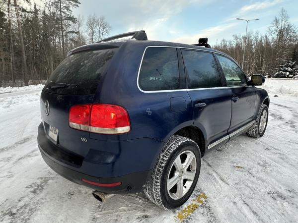 Zils Volkswagen Touareg 2004 Klaipėda, ar dzinēja tilpumu 3.20 L un nobraukumu 370 tūkst. km par 2650 €, foto 4 vietnē AUTOMOTO.COM.LV