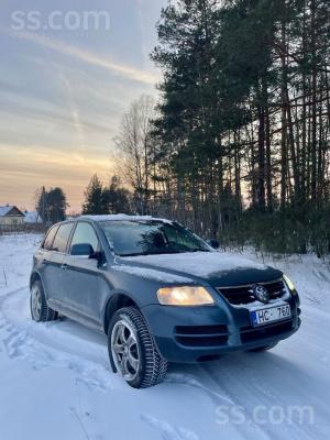 Blue Volkswagen Touareg 2004 in Riga, with an engine capacity of 3.20 L and mileage of 376 thousand km for 2500 €, photo  on AUTOMOTO.COM.LV