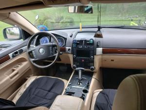Zils Volkswagen Touareg 2004 Ogre, ar dzinēja tilpumu 3.00 L un nobraukumu 293 tūkst. km par 2300 €, foto 3 vietnē AUTOMOTO.COM.LV