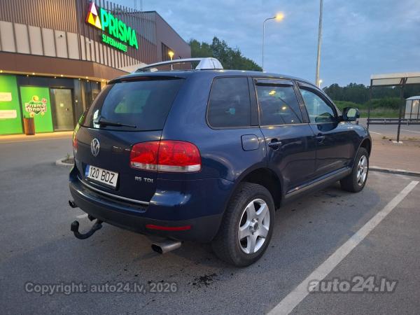 Blue Volkswagen Touareg 2004 in Tallinn, with an engine capacity of 2.50 L and mileage of 281 thousand km for 2499 €, photo 3 on AUTOMOTO.COM.LV
