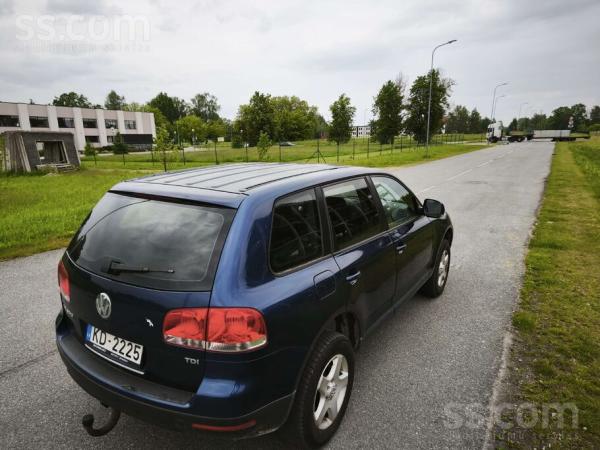 Blue Volkswagen Touareg 2005 in Jelgava, with an engine capacity of 2.50 L and mileage of 300 thousand km for 2900 €, photo 1 on AUTOMOTO.COM.LV