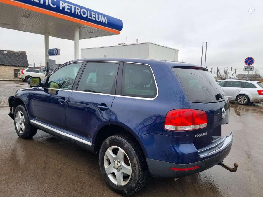 Zils Volkswagen Touareg 2005 Tauragė, ar dzinēja tilpumu 2.46 L un nobraukumu 260 tūkst. km par 2450 €, foto 3 vietnē AUTOMOTO.COM.LV