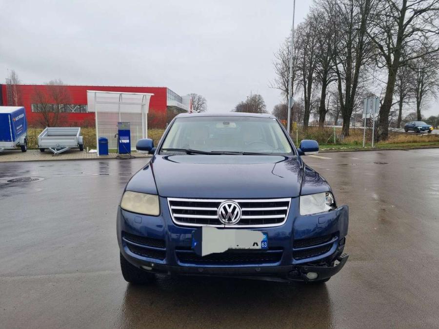 Zils Volkswagen Touareg 2005 Tauragė, ar dzinēja tilpumu 2.46 L un nobraukumu 260 tūkst. km par 2450 €, foto 5 vietnē AUTOMOTO.COM.LV