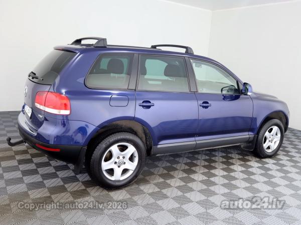 Zils Volkswagen Touareg 2005 Tallina, ar dzinēja tilpumu 2.50 L un nobraukumu 369 tūkst. km par 2199 €, foto 3 vietnē AUTOMOTO.COM.LV