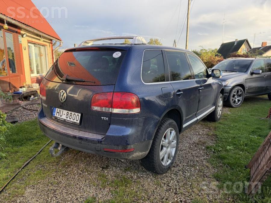 Zils Volkswagen Touareg 2005 Aizkraukle, ar dzinēja tilpumu 2.50 L un nobraukumu 350 tūkst. km par 2400 €, foto 4 vietnē AUTOMOTO.COM.LV