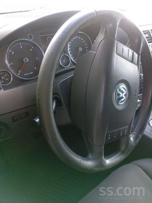 Blue Volkswagen Touareg 2006 in Riga, with an engine capacity of 2.50 L and mileage of 386 thousand km for 4100 €, photo 18 on AUTOMOTO.COM.LV