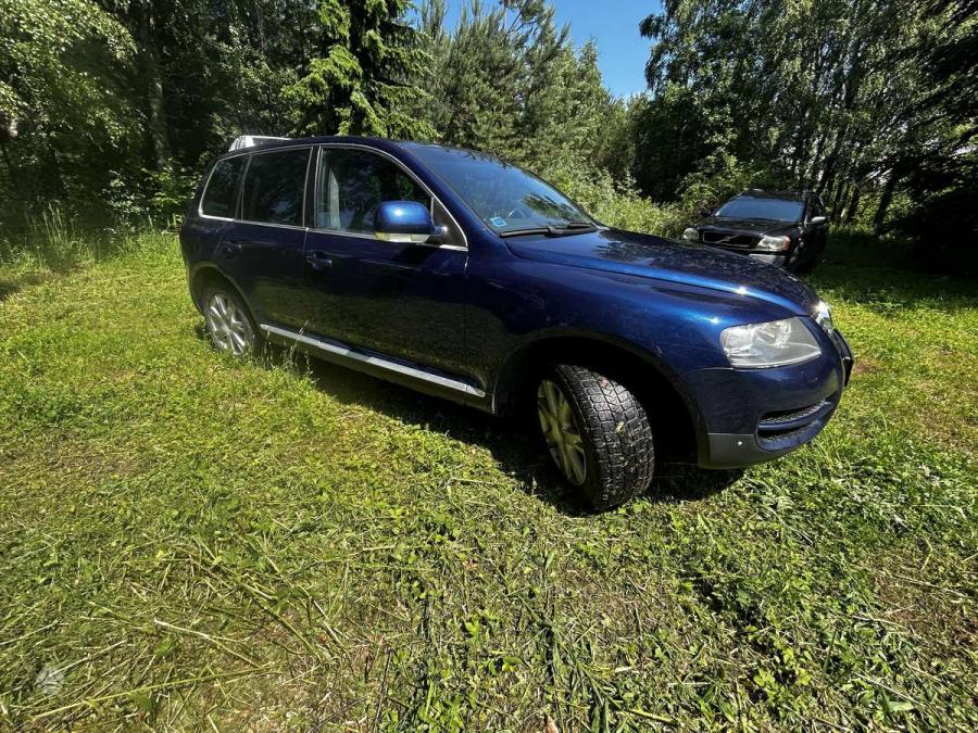 Zils Volkswagen Touareg 2006 Viļņa, ar dzinēja tilpumu 2.97 L un nobraukumu 432 tūkst. km par 2000 €, foto 4 vietnē AUTOMOTO.COM.LV