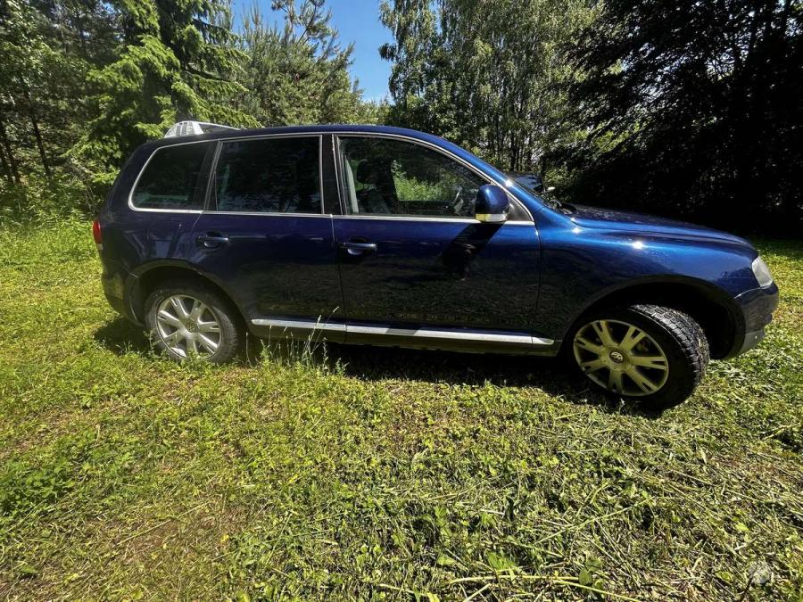 Zils Volkswagen Touareg 2006 Viļņa, ar dzinēja tilpumu 2.97 L un nobraukumu 432 tūkst. km par 2000 €, foto 5 vietnē AUTOMOTO.COM.LV