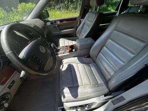 Zils Volkswagen Touareg 2006 Viļņa, ar dzinēja tilpumu 2.97 L un nobraukumu 432 tūkst. km par 2000 €, foto 10 vietnē AUTOMOTO.COM.LV