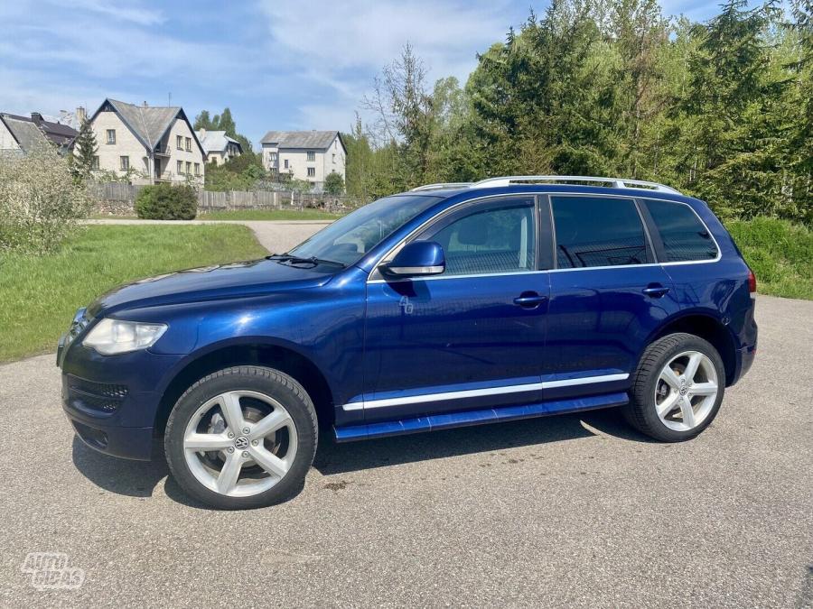 Blue Volkswagen Touareg 2007 in Utena, with an engine capacity of 3.00 L and mileage of 328 thousand km for 2500 €, photo 2 on AUTOMOTO.COM.LV