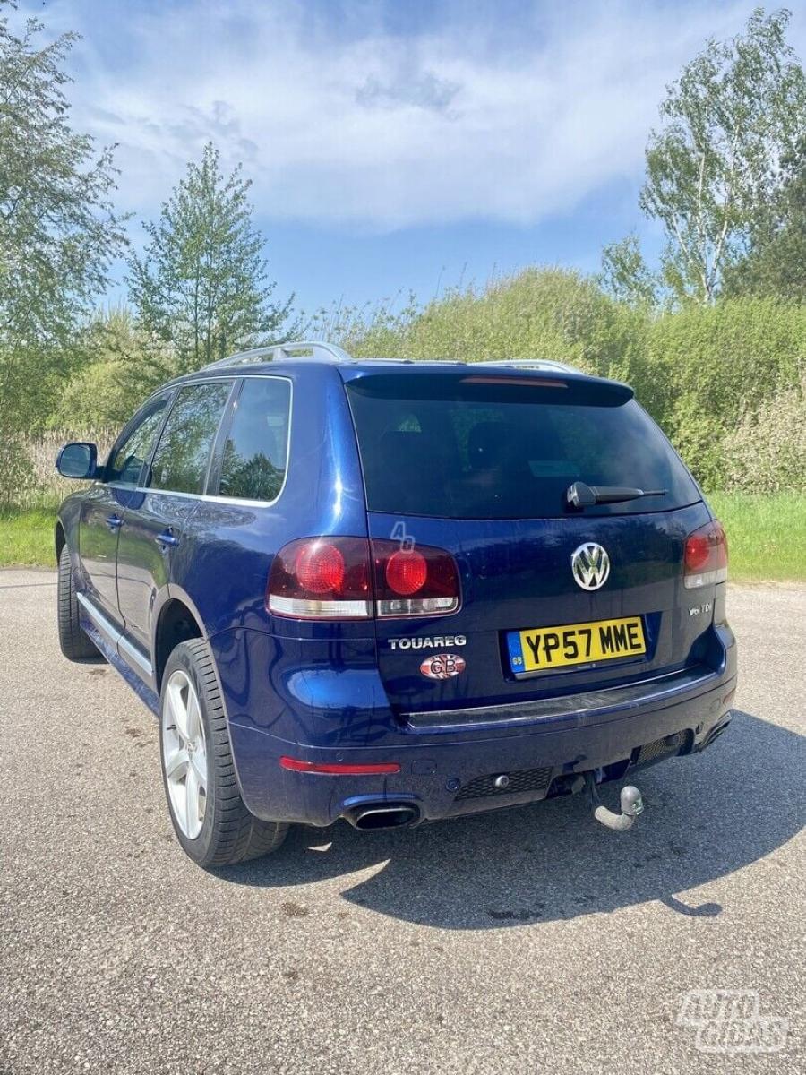 Blue Volkswagen Touareg 2007 in Utena, with an engine capacity of 3.00 L and mileage of 328 thousand km for 2500 €, photo 3 on AUTOMOTO.COM.LV