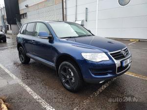 Zils Volkswagen Touareg 2007 Tallina, ar dzinēja tilpumu 3.00 L un nobraukumu 254 tūkst. km par 6900 €, foto  vietnē AUTOMOTO.COM.LV