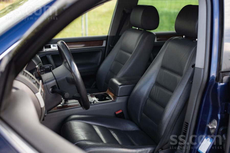 Zils Volkswagen Touareg 2007 Rīga, ar dzinēja tilpumu 3.00 L un nobraukumu 347 tūkst. km par 5990 €, foto 13 vietnē AUTOMOTO.COM.LV