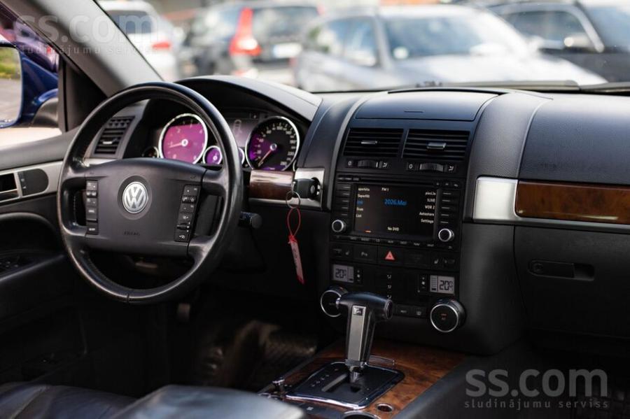 Zils Volkswagen Touareg 2007 Rīga, ar dzinēja tilpumu 3.00 L un nobraukumu 347 tūkst. km par 5990 €, foto 25 vietnē AUTOMOTO.COM.LV