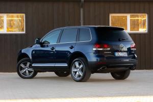 Blue Volkswagen Touareg 2007 in Jelgava, with an engine capacity of 3.00 L and mileage of 332 thousand km for 5900 €, photo 5 on AUTOMOTO.COM.LV