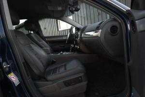 Blue Volkswagen Touareg 2007 in Jelgava, with an engine capacity of 3.00 L and mileage of 332 thousand km for 5900 €, photo 10 on AUTOMOTO.COM.LV