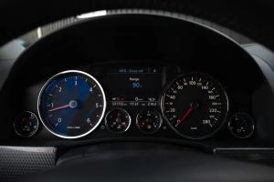 Blue Volkswagen Touareg 2007 in Jelgava, with an engine capacity of 3.00 L and mileage of 332 thousand km for 5900 €, photo 15 on AUTOMOTO.COM.LV