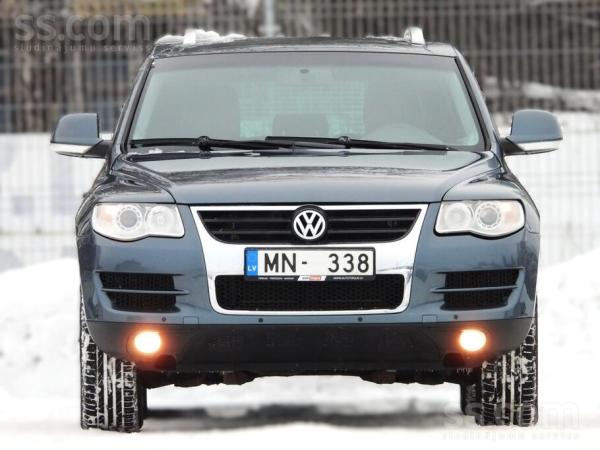 Blue Volkswagen Touareg 2008 in Riga, with an engine capacity of 3.00 L and mileage of 384 thousand km for 5900 €, photo 3 on AUTOMOTO.COM.LV