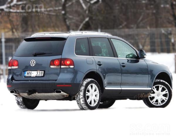 Blue Volkswagen Touareg 2008 in Riga, with an engine capacity of 3.00 L and mileage of 384 thousand km for 5900 €, photo 8 on AUTOMOTO.COM.LV