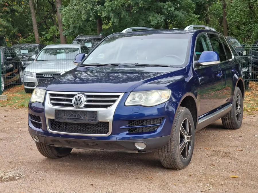 Blue Volkswagen Touareg 2008 in Grobiņa, with an engine capacity of 3.00 L and mileage of 436 thousand km for 4750 €, photo 1 on AUTOMOTO.COM.LV