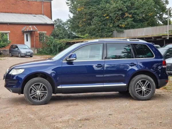 Zils Volkswagen Touareg 2008 Grobiņa, ar dzinēja tilpumu 3.00 L un nobraukumu 436 tūkst. km par 4750 €, foto 3 vietnē AUTOMOTO.COM.LV