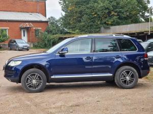 Blue Volkswagen Touareg 2008 in Grobiņa, with an engine capacity of 3.00 L and mileage of 436 thousand km for 4750 €, photo 4 on AUTOMOTO.COM.LV