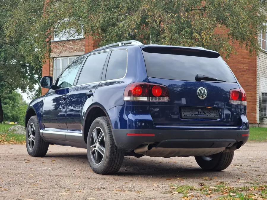 Blue Volkswagen Touareg 2008 in Grobiņa, with an engine capacity of 3.00 L and mileage of 436 thousand km for 4750 €, photo 5 on AUTOMOTO.COM.LV