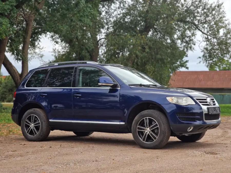 Blue Volkswagen Touareg 2008 in Grobiņa, with an engine capacity of 3.00 L and mileage of 436 thousand km for 4750 €, photo 7 on AUTOMOTO.COM.LV