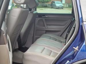 Blue Volkswagen Touareg 2008 in Grobiņa, with an engine capacity of 3.00 L and mileage of 436 thousand km for 4750 €, photo 14 on AUTOMOTO.COM.LV