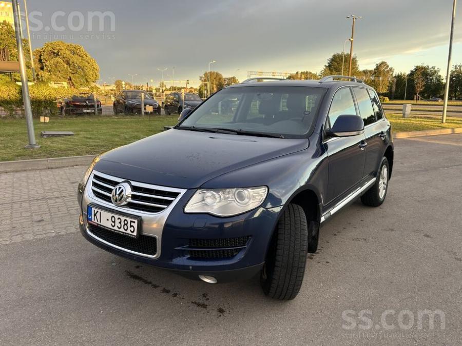 Zils Volkswagen Touareg 2009 Rīga, ar dzinēja tilpumu 3.00 L un nobraukumu 365 tūkst. km par 3900 €, foto 1 vietnē AUTOMOTO.COM.LV